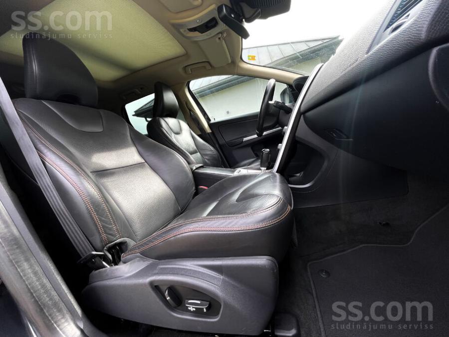 Grey Volvo XC60 2011 in Jelgava, with an engine capacity of 2.40 L and mileage of 286 thousand km for 9996 €, photo 7 on AUTOMOTO.COM.LV