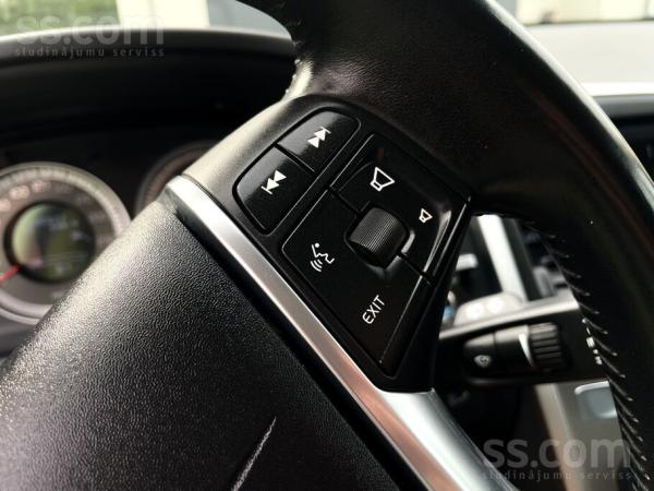 Grey Volvo XC60 2011 in Jelgava, with an engine capacity of 2.40 L and mileage of 286 thousand km for 9996 €, photo 10 on AUTOMOTO.COM.LV