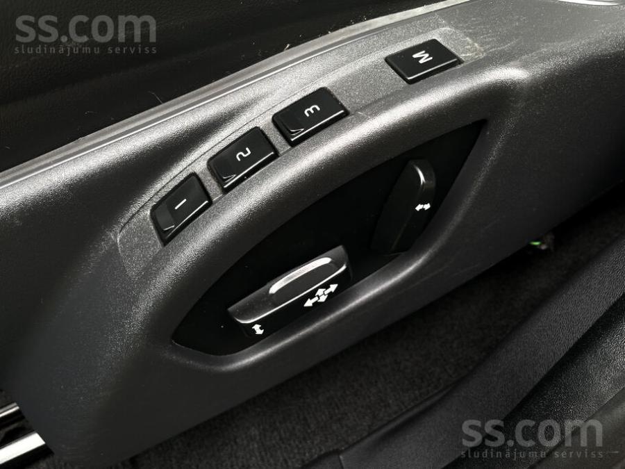 Grey Volvo XC60 2011 in Jelgava, with an engine capacity of 2.40 L and mileage of 286 thousand km for 9996 €, photo 12 on AUTOMOTO.COM.LV