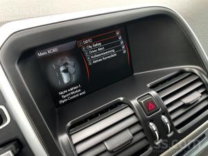 Grey Volvo XC60 2011 in Jelgava, with an engine capacity of 2.40 L and mileage of 286 thousand km for 9996 €, photo 14 on AUTOMOTO.COM.LV
