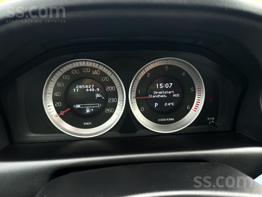 Grey Volvo XC60 2011 in Jelgava, with an engine capacity of 2.40 L and mileage of 286 thousand km for 9996 €, photo 23 on AUTOMOTO.COM.LV
