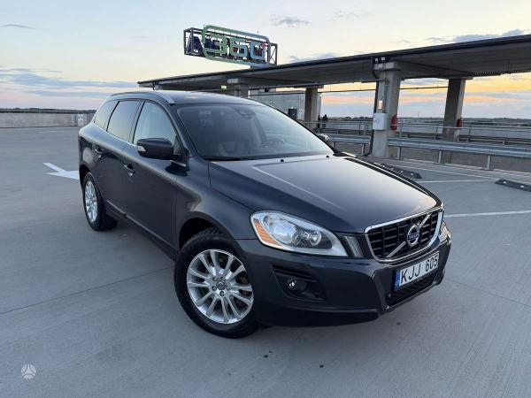 Pelēks Volvo XC60 2011 Viļņa, ar dzinēja tilpumu 2.40 L un nobraukumu 335 tūkst. km par 4999 €, foto 1 vietnē AUTOMOTO.COM.LV