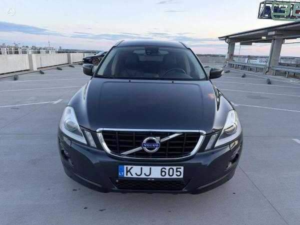 Pelēks Volvo XC60 2011 Viļņa, ar dzinēja tilpumu 2.40 L un nobraukumu 335 tūkst. km par 4999 €, foto 4 vietnē AUTOMOTO.COM.LV