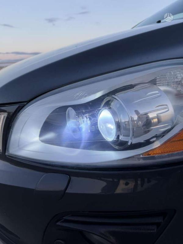 Pelēks Volvo XC60 2011 Viļņa, ar dzinēja tilpumu 2.40 L un nobraukumu 335 tūkst. km par 4999 €, foto 7 vietnē AUTOMOTO.COM.LV