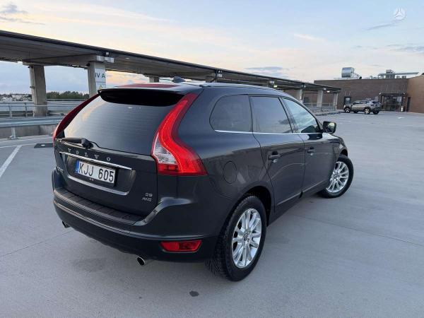 Pelēks Volvo XC60 2011 Viļņa, ar dzinēja tilpumu 2.40 L un nobraukumu 335 tūkst. km par 4999 €, foto 10 vietnē AUTOMOTO.COM.LV