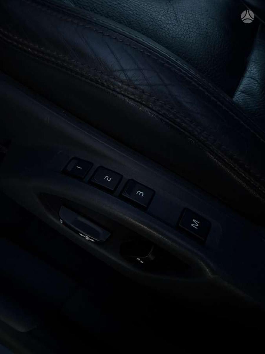 Grey Volvo XC60 2011 in Vilnius, with an engine capacity of 2.40 L and mileage of 335 thousand km for 4999 €, photo 25 on AUTOMOTO.COM.LV