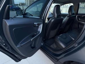 Grey Volvo XC60 2011 in Vilnius, with an engine capacity of 2.40 L and mileage of 335 thousand km for 4999 €, photo 26 on AUTOMOTO.COM.LV