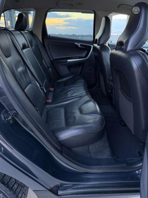 Grey Volvo XC60 2011 in Vilnius, with an engine capacity of 2.40 L and mileage of 335 thousand km for 4999 €, photo 29 on AUTOMOTO.COM.LV