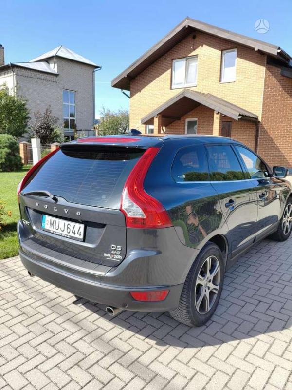 Pelēks Volvo XC60 2011 Kauņa, ar dzinēja tilpumu 2.40 L un nobraukumu 212 tūkst. km par 7777 €, foto 4 vietnē AUTOMOTO.COM.LV