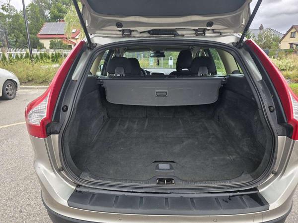 Pelēks Volvo XC60 2011 Viļņa, ar dzinēja tilpumu 1.98 L un nobraukumu 229 tūkst. km par 6700 €, foto 8 vietnē AUTOMOTO.COM.LV