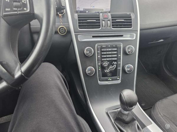 Pelēks Volvo XC60 2011 Viļņa, ar dzinēja tilpumu 1.98 L un nobraukumu 229 tūkst. km par 6700 €, foto 10 vietnē AUTOMOTO.COM.LV