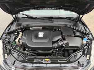Pelēks Volvo XC60 2011 Tallina, ar dzinēja tilpumu 2.00 L un nobraukumu 299 tūkst. km par 7490 €, foto 4 vietnē AUTOMOTO.COM.LV