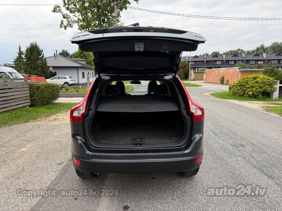 Pelēks Volvo XC60 2011 Tallina, ar dzinēja tilpumu 2.00 L un nobraukumu 299 tūkst. km par 7490 €, foto 9 vietnē AUTOMOTO.COM.LV
