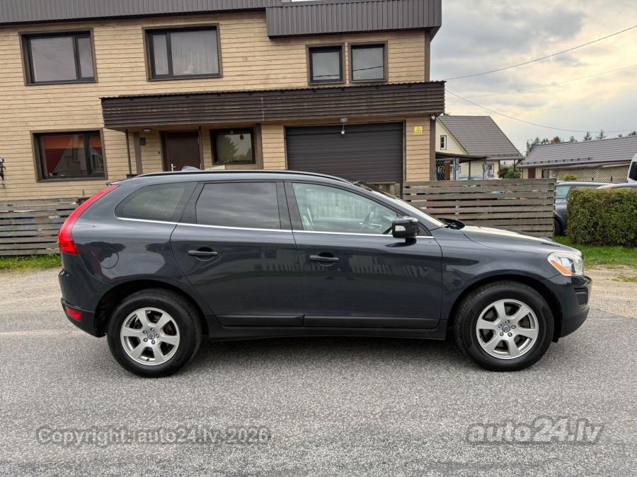 Pelēks Volvo XC60 2011 Tallina, ar dzinēja tilpumu 2.00 L un nobraukumu 299 tūkst. km par 7490 €, foto 13 vietnē AUTOMOTO.COM.LV