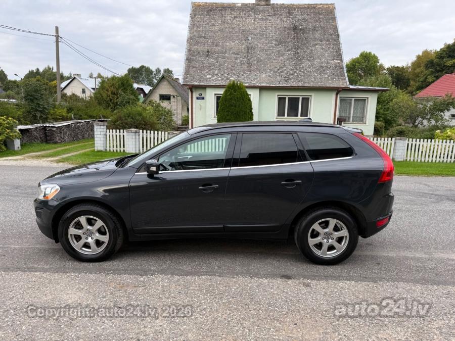 Pelēks Volvo XC60 2011 Tallina, ar dzinēja tilpumu 2.00 L un nobraukumu 299 tūkst. km par 7490 €, foto 14 vietnē AUTOMOTO.COM.LV