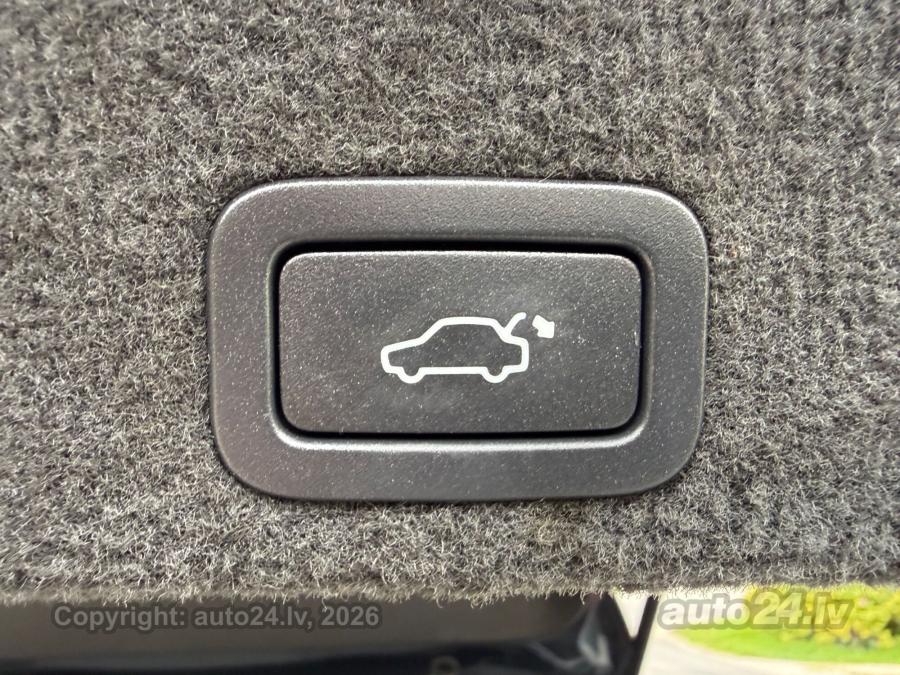 Pelēks Volvo XC60 2011 Tallina, ar dzinēja tilpumu 2.00 L un nobraukumu 299 tūkst. km par 7490 €, foto 17 vietnē AUTOMOTO.COM.LV