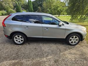 Pelēks Volvo XC60 2011 Kuldīga, ar dzinēja tilpumu 2.40 L un nobraukumu 334 tūkst. km par 6600 €, foto 4 vietnē AUTOMOTO.COM.LV