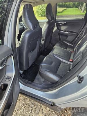 Pelēks Volvo XC60 2011 Kuldīga, ar dzinēja tilpumu 2.40 L un nobraukumu 334 tūkst. km par 6600 €, foto 10 vietnē AUTOMOTO.COM.LV