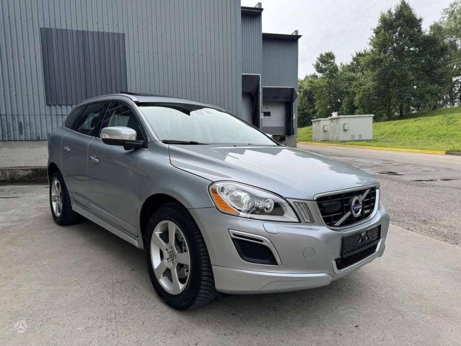 Grey Volvo XC60 2011 in Alytus, with an engine capacity of 2.00 L and mileage of 289 thousand km for 8950 €, photo 3 on AUTOMOTO.COM.LV