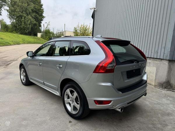 Pelēks Volvo XC60 2011 Alīta, ar dzinēja tilpumu 2.00 L un nobraukumu 289 tūkst. km par 8950 €, foto 4 vietnē AUTOMOTO.COM.LV