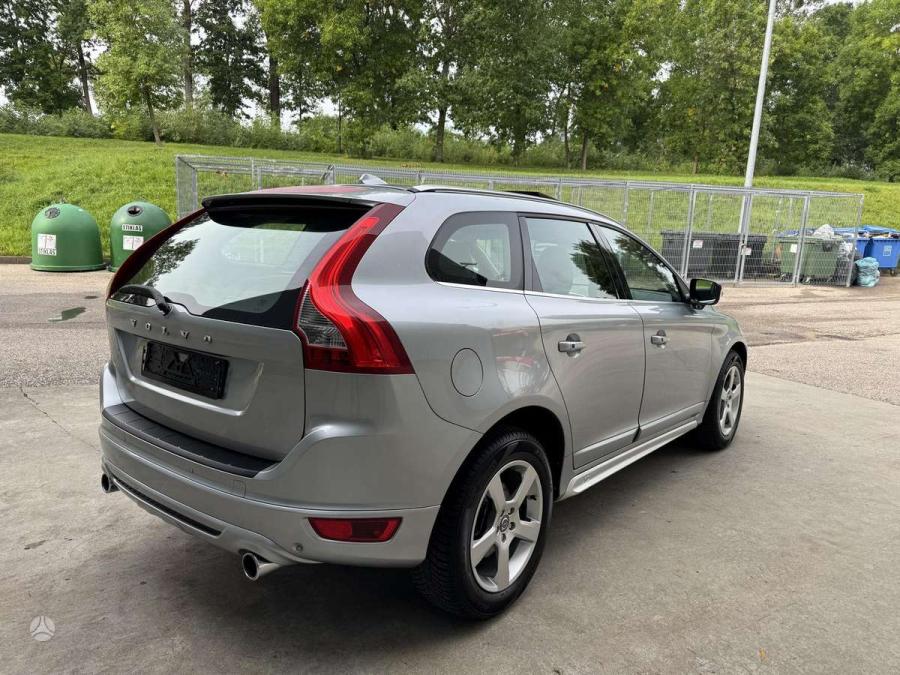 Grey Volvo XC60 2011 in Alytus, with an engine capacity of 2.00 L and mileage of 289 thousand km for 8950 €, photo 5 on AUTOMOTO.COM.LV
