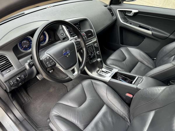 Pelēks Volvo XC60 2011 Alīta, ar dzinēja tilpumu 2.00 L un nobraukumu 289 tūkst. km par 8950 €, foto 8 vietnē AUTOMOTO.COM.LV