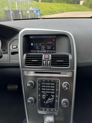 Grey Volvo XC60 2011 in Alytus, with an engine capacity of 2.00 L and mileage of 289 thousand km for 8950 €, photo 13 on AUTOMOTO.COM.LV