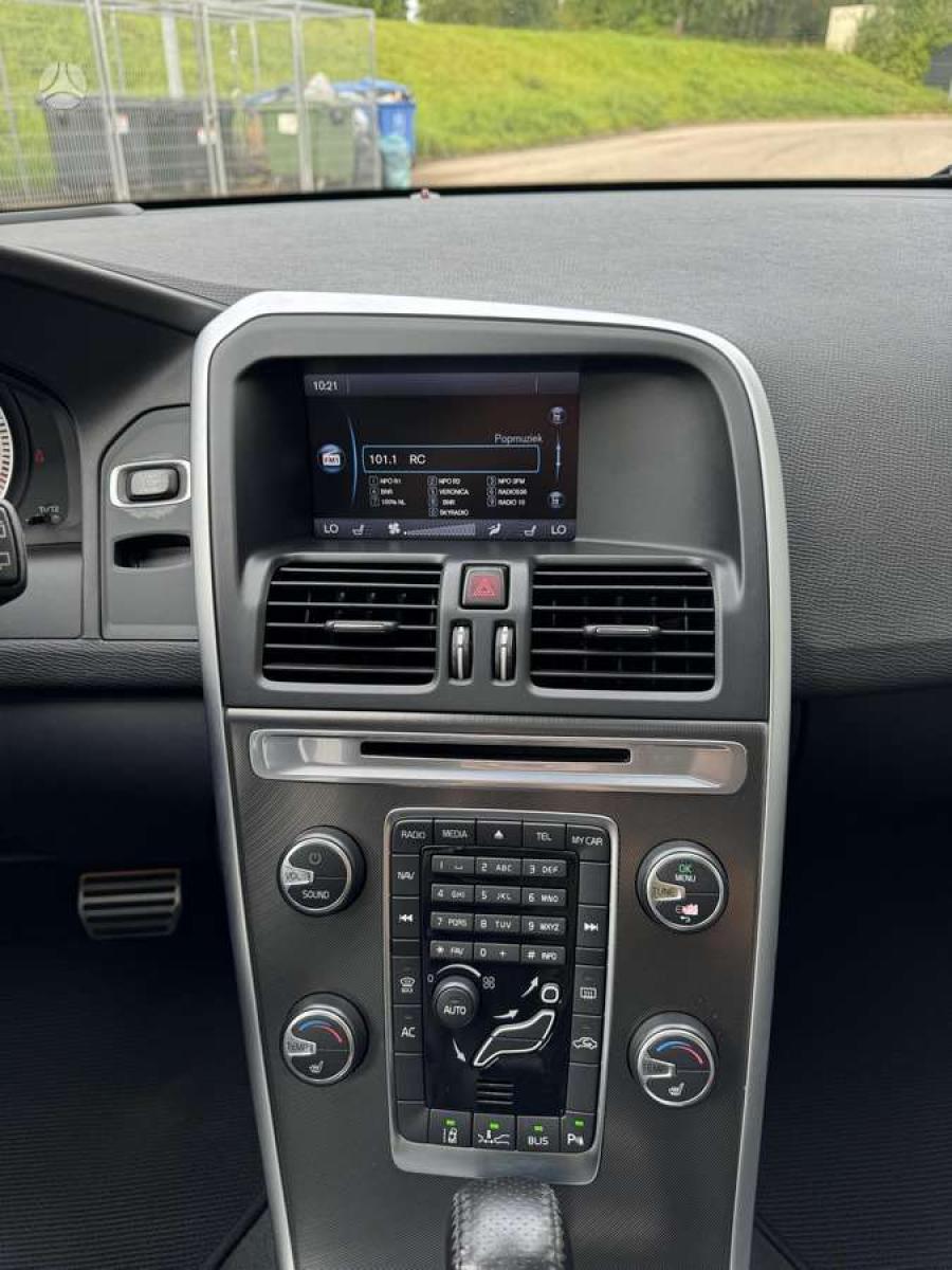 Grey Volvo XC60 2011 in Alytus, with an engine capacity of 2.00 L and mileage of 289 thousand km for 8950 €, photo 13 on AUTOMOTO.COM.LV