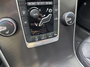 Grey Volvo XC60 2011 in Alytus, with an engine capacity of 2.00 L and mileage of 289 thousand km for 8950 €, photo 20 on AUTOMOTO.COM.LV