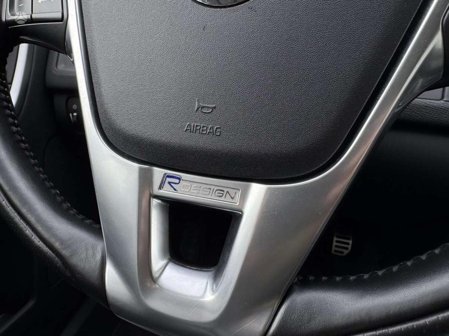 Grey Volvo XC60 2011 in Alytus, with an engine capacity of 2.00 L and mileage of 289 thousand km for 8950 €, photo 26 on AUTOMOTO.COM.LV