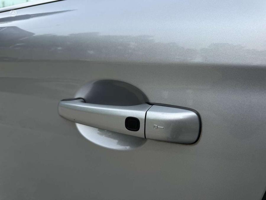 Grey Volvo XC60 2011 in Alytus, with an engine capacity of 2.00 L and mileage of 289 thousand km for 8950 €, photo 35 on AUTOMOTO.COM.LV