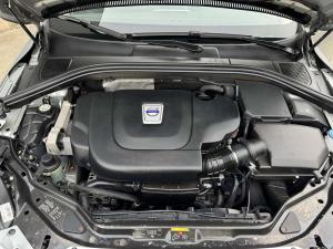 Grey Volvo XC60 2011 in Alytus, with an engine capacity of 2.00 L and mileage of 289 thousand km for 8950 €, photo 43 on AUTOMOTO.COM.LV