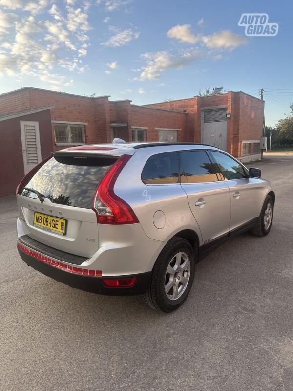 Вольво ХС60 2011 в Шакяй на AUTOMOTO.COM.LV Серый Вольво ХС60 2011 в Шакяй, объемом двигателя 2.40 л и пробегом 400 тыс. км за 6250 €, фото 5 на AUTOMOTO.COM.LV