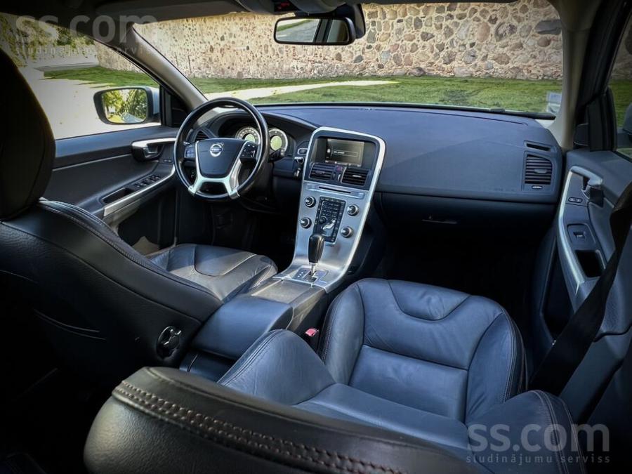 Pelēks Volvo XC60 2011 Tukums, ar dzinēja tilpumu 2.40 L un nobraukumu 290 tūkst. km par 9450 €, foto 8 vietnē AUTOMOTO.COM.LV