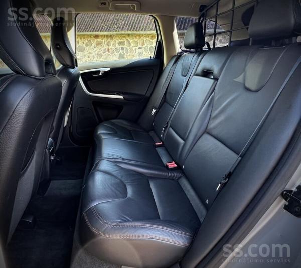 Pelēks Volvo XC60 2011 Tukums, ar dzinēja tilpumu 2.40 L un nobraukumu 290 tūkst. km par 9390 €, foto 10 vietnē AUTOMOTO.COM.LV