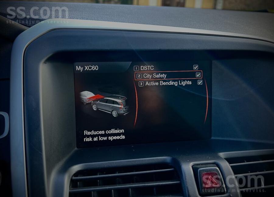 Pelēks Volvo XC60 2011 Tukums, ar dzinēja tilpumu 2.40 L un nobraukumu 290 tūkst. km par 9450 €, foto 22 vietnē AUTOMOTO.COM.LV