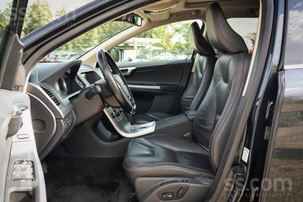 Pelēks Volvo XC60 2011 Tukums, ar dzinēja tilpumu 2.40 L un nobraukumu 247 tūkst. km par 9990 €, foto 7 vietnē AUTOMOTO.COM.LV