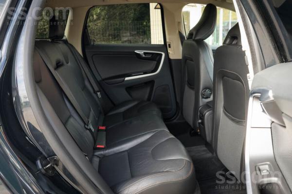 Pelēks Volvo XC60 2011 Tukums, ar dzinēja tilpumu 2.40 L un nobraukumu 247 tūkst. km par 9990 €, foto 10 vietnē AUTOMOTO.COM.LV