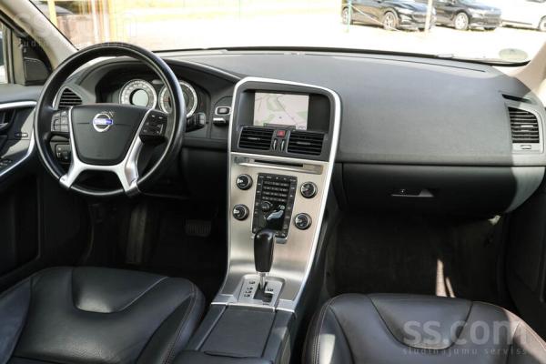 Pelēks Volvo XC60 2011 Tukums, ar dzinēja tilpumu 2.40 L un nobraukumu 247 tūkst. km par 9990 €, foto 11 vietnē AUTOMOTO.COM.LV