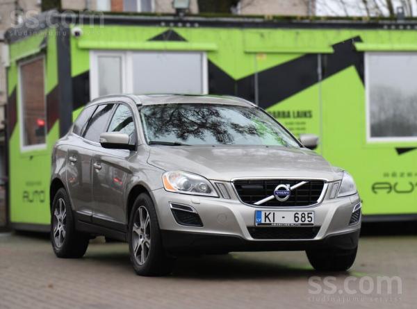 Pelēks Volvo XC60 2011 Rēzekne, ar dzinēja tilpumu 2.40 L un nobraukumu 343 tūkst. km par 7995 €, foto 3 vietnē AUTOMOTO.COM.LV