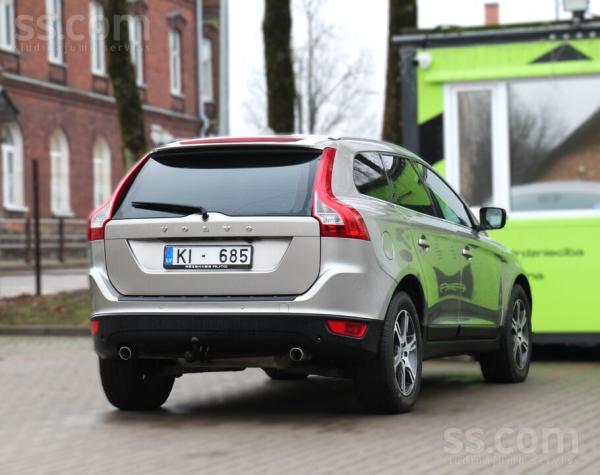 Pelēks Volvo XC60 2011 Rēzekne, ar dzinēja tilpumu 2.40 L un nobraukumu 343 tūkst. km par 7995 €, foto 5 vietnē AUTOMOTO.COM.LV