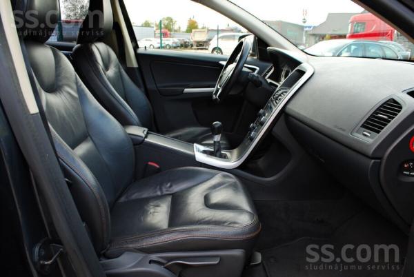 Pelēks Volvo XC60 2011 Tukums, ar dzinēja tilpumu 2.40 L un nobraukumu 378 tūkst. km par 8500 €, foto 6 vietnē AUTOMOTO.COM.LV