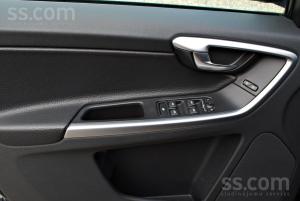 Pelēks Volvo XC60 2011 Tukums, ar dzinēja tilpumu 2.40 L un nobraukumu 378 tūkst. km par 8500 €, foto 10 vietnē AUTOMOTO.COM.LV
