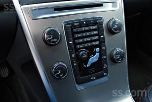 Pelēks Volvo XC60 2011 Tukums, ar dzinēja tilpumu 2.40 L un nobraukumu 378 tūkst. km par 8500 €, foto 13 vietnē AUTOMOTO.COM.LV