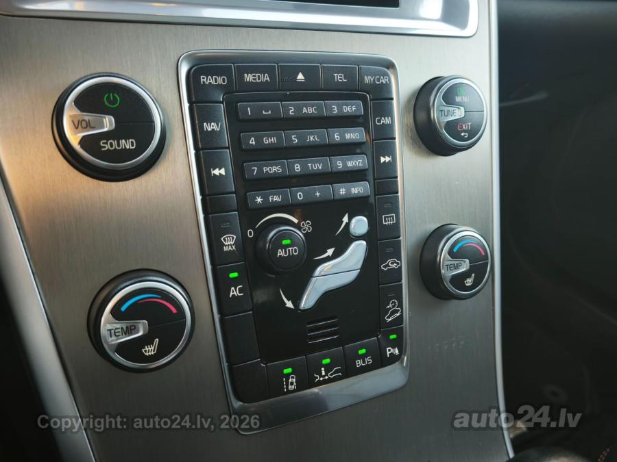 Pelēks Volvo XC60 2011 Tartu, ar dzinēja tilpumu 2.40 L un nobraukumu 368 tūkst. km par 7990 €, foto 7 vietnē AUTOMOTO.COM.LV