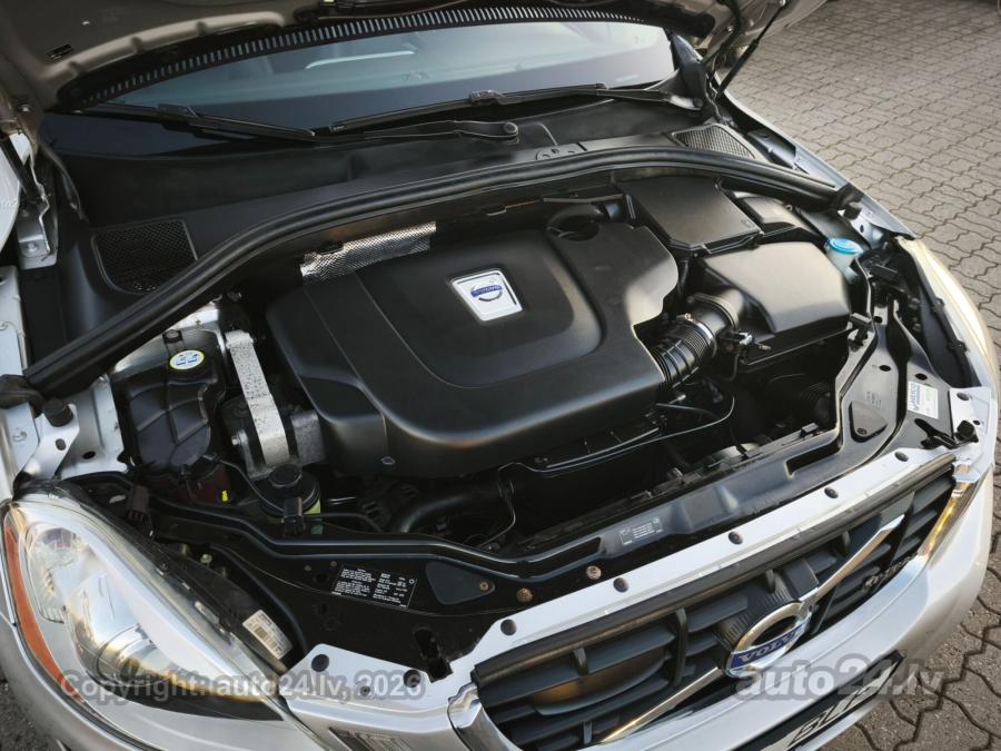 Pelēks Volvo XC60 2011 Tartu, ar dzinēja tilpumu 2.40 L un nobraukumu 368 tūkst. km par 7990 €, foto 9 vietnē AUTOMOTO.COM.LV