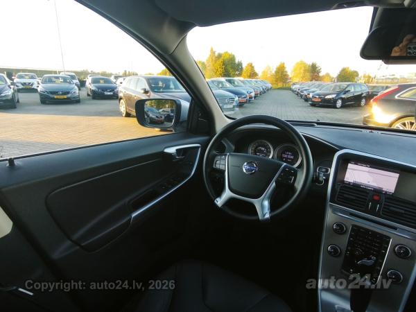Pelēks Volvo XC60 2011 Tartu, ar dzinēja tilpumu 2.40 L un nobraukumu 368 tūkst. km par 7990 €, foto 10 vietnē AUTOMOTO.COM.LV