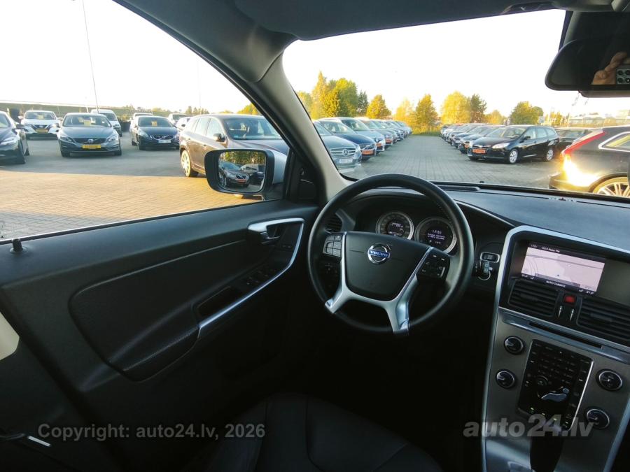 Pelēks Volvo XC60 2011 Tartu, ar dzinēja tilpumu 2.40 L un nobraukumu 368 tūkst. km par 7990 €, foto 10 vietnē AUTOMOTO.COM.LV