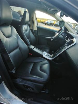 Pelēks Volvo XC60 2011 Tartu, ar dzinēja tilpumu 2.40 L un nobraukumu 368 tūkst. km par 7990 €, foto 13 vietnē AUTOMOTO.COM.LV