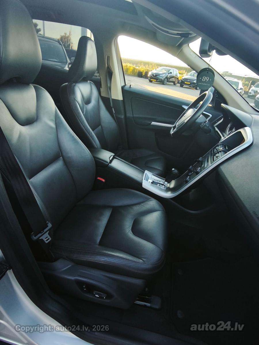 Pelēks Volvo XC60 2011 Tartu, ar dzinēja tilpumu 2.40 L un nobraukumu 368 tūkst. km par 7990 €, foto 13 vietnē AUTOMOTO.COM.LV